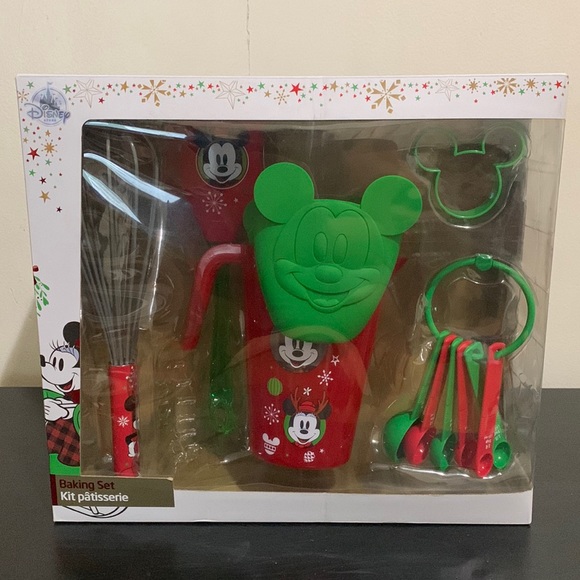 Disney | Kitchen | Disney Mickey Mouse And Friends Holiday Baking Set ...